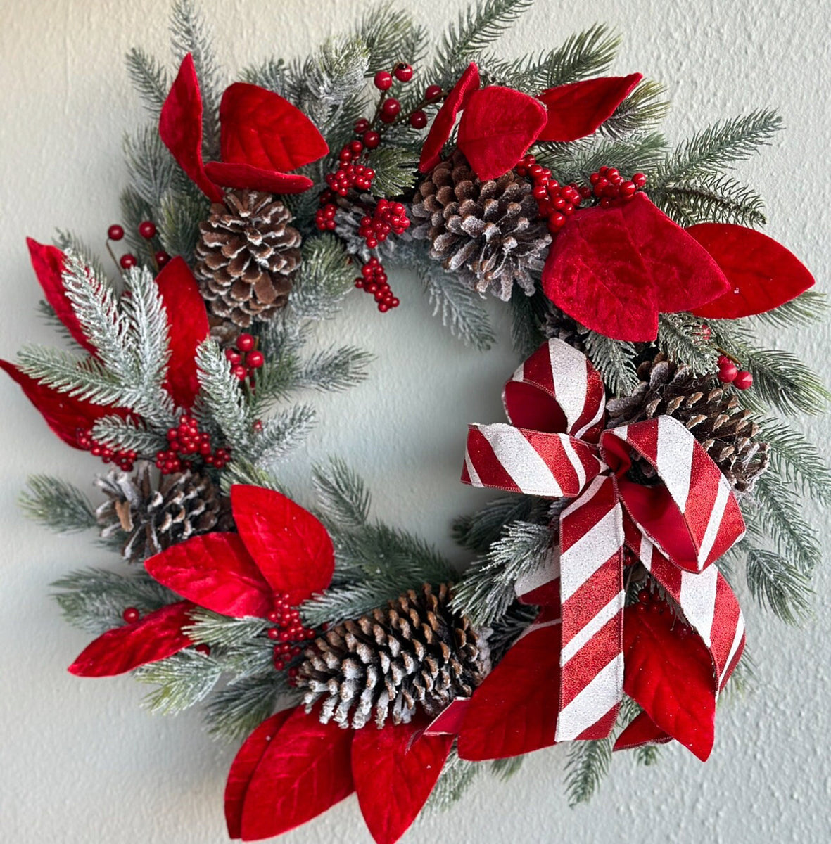 Red & White Christmas wreath – MelizaInteriorsInc